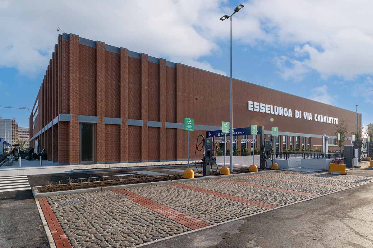 Esselunga fa il bis in Romagna e apre il nuovo store a Modena